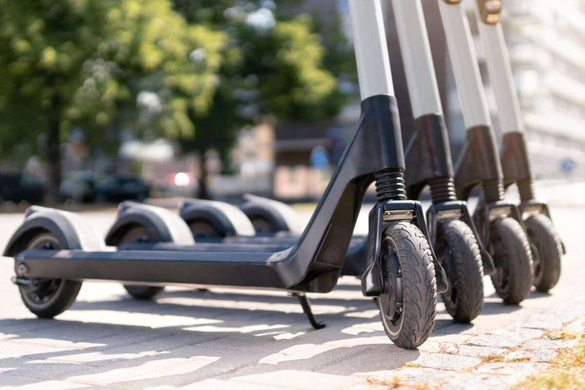 Kaiserslautern - E-Scooter: Abstellflächen werden markiert | Pfalz Digital